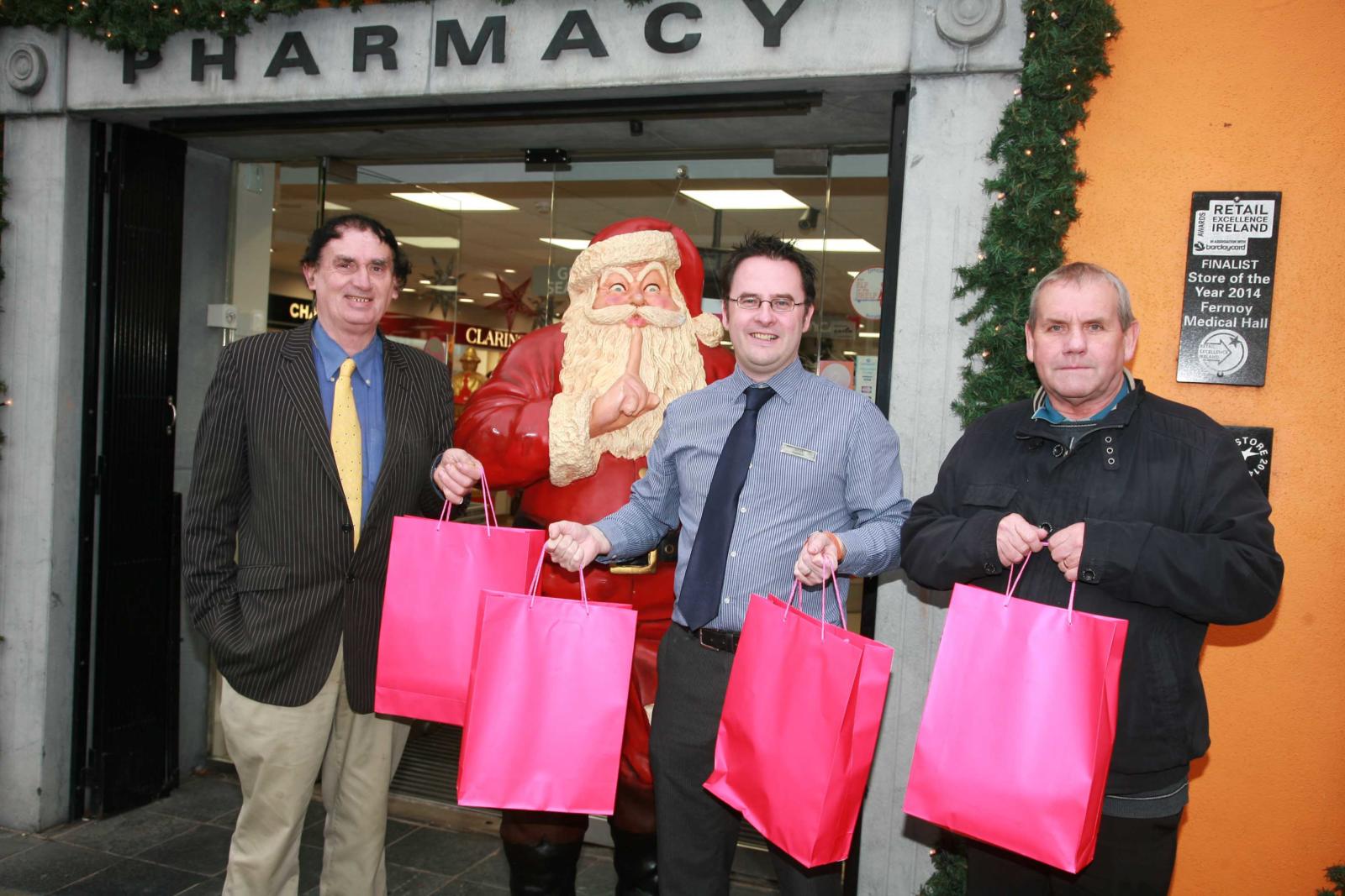 Giving generously to Fermoy Hospital - The Avondhu Newspaper