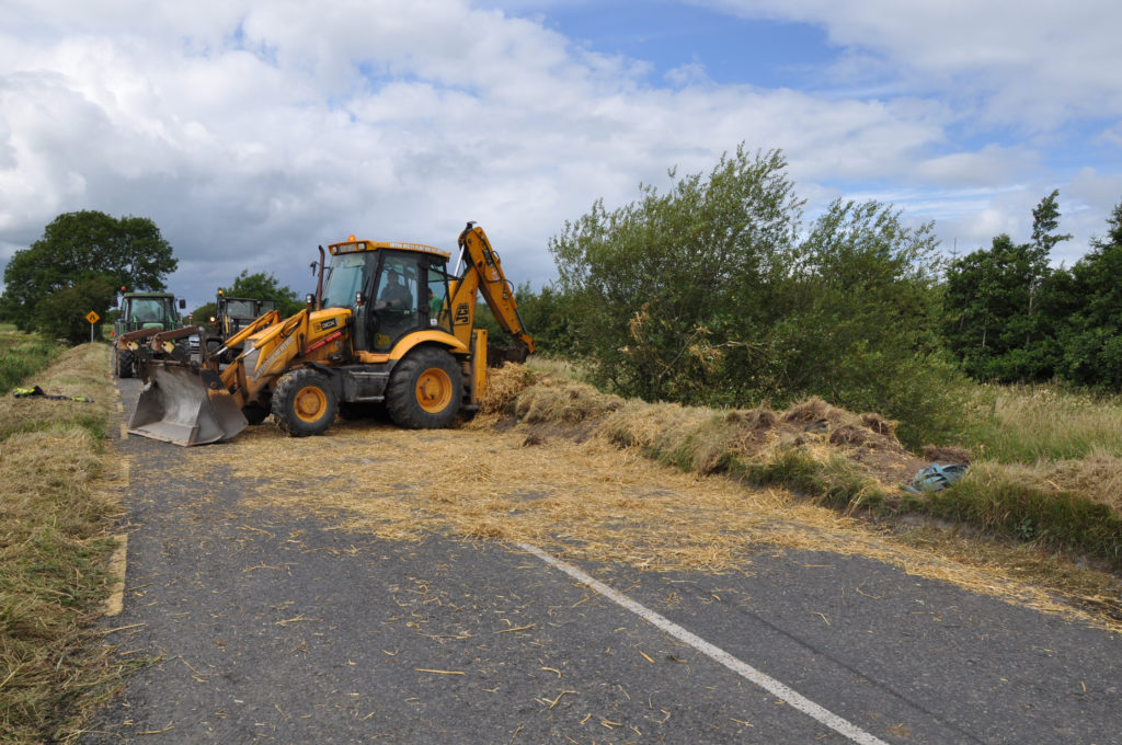 Driver escapes serious injury after tractor overturns - The Avondhu ...