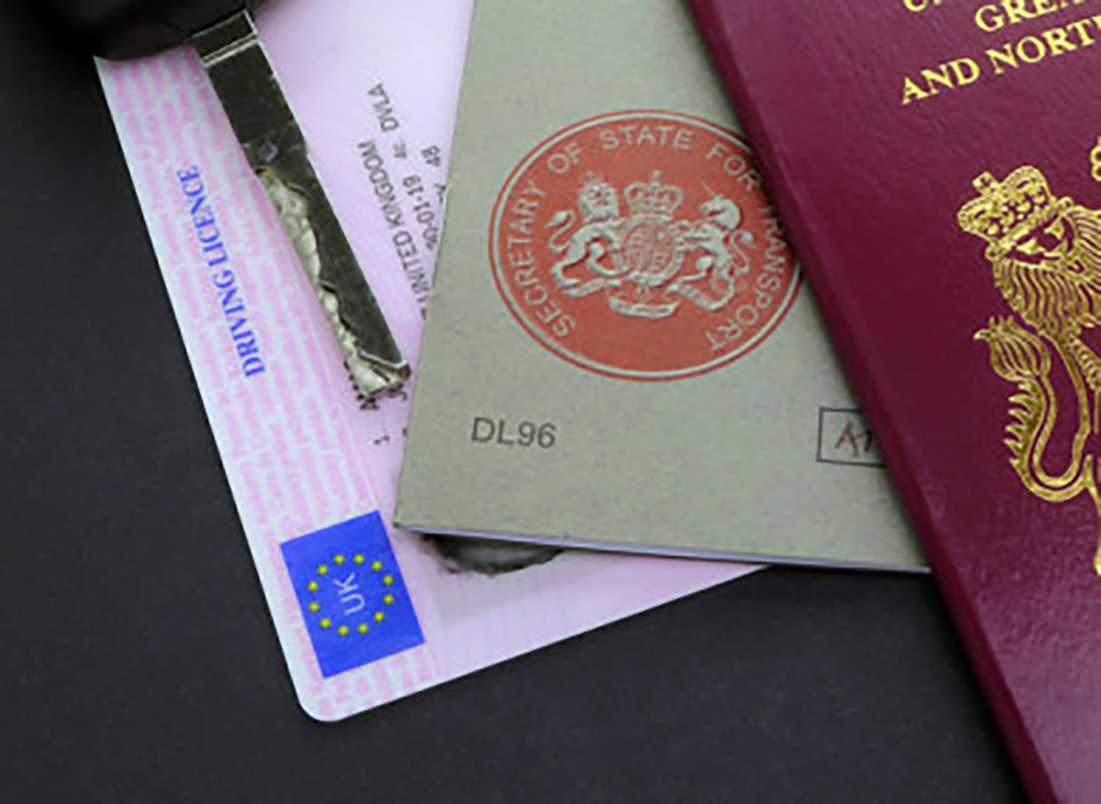 Resident UK driving licence holders must exchange before UK leaves EU ...