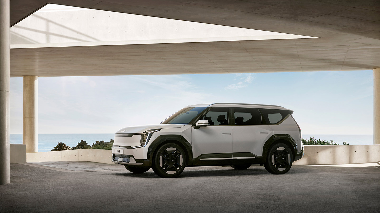 The Kia EV9 revealed: groundbreaking EV fusing progressive, bold design ...