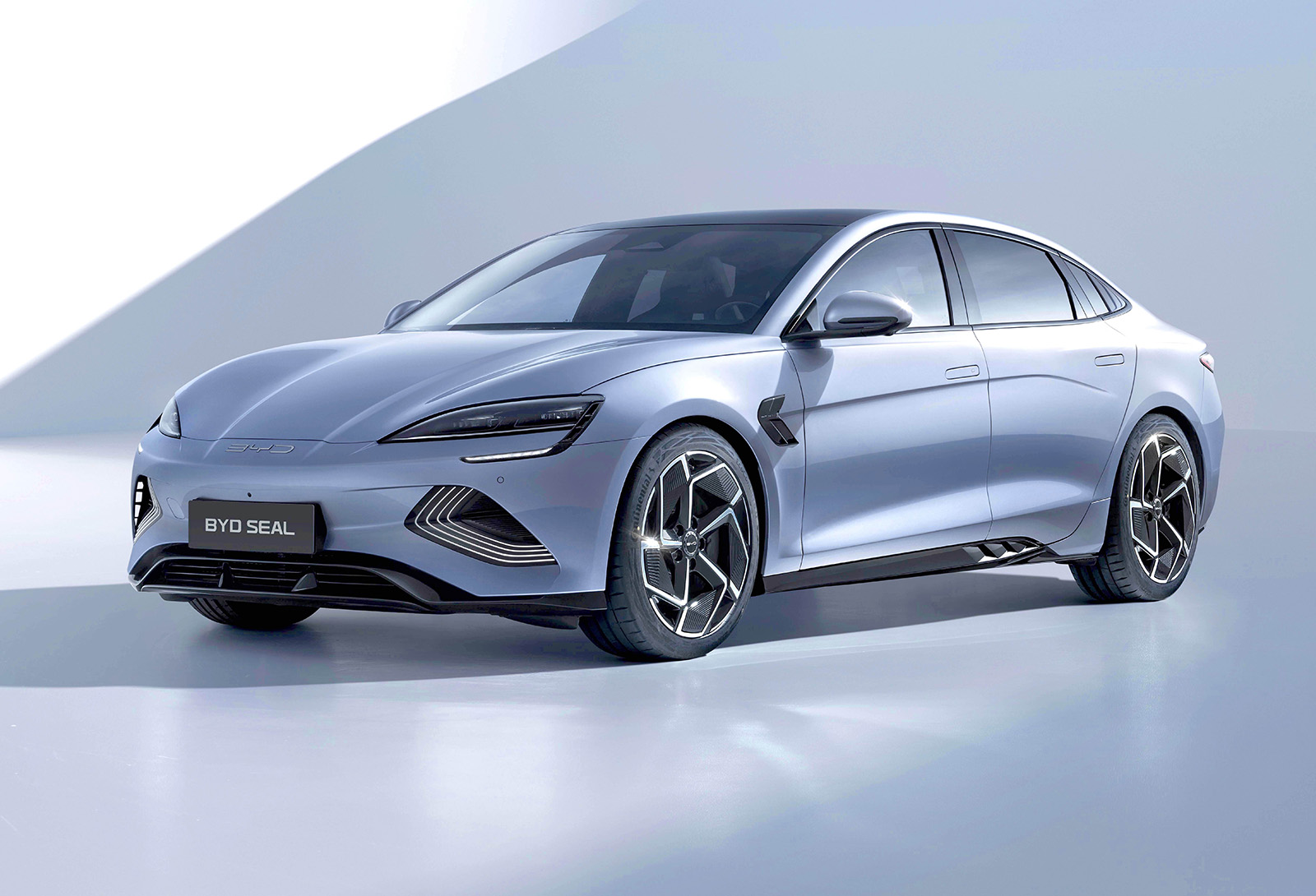 BYD SEAL brings stunning design & breakthrough technology to d-segment ...