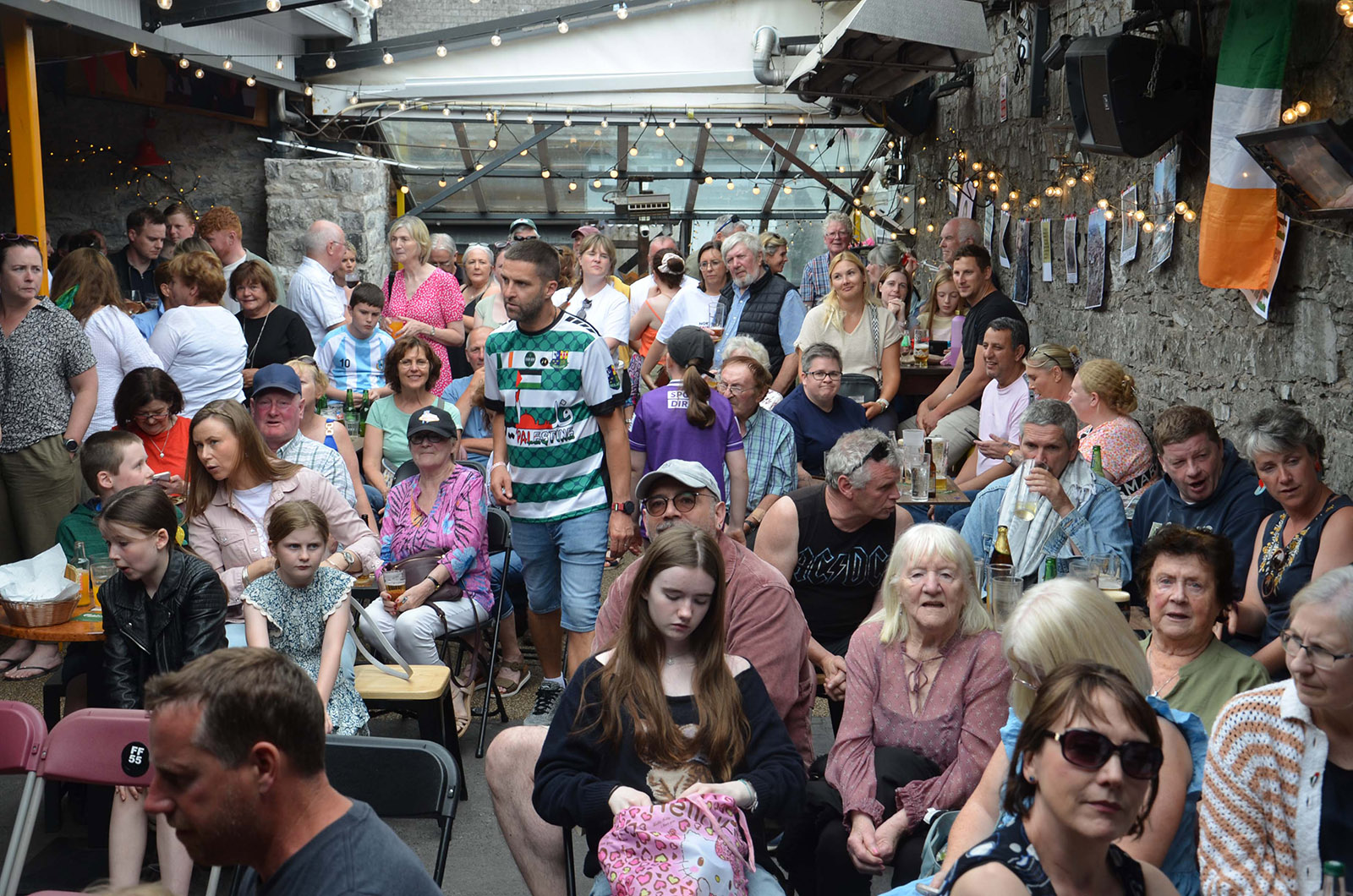 Huge crowd support Gaza gig - The Avondhu Newspaper