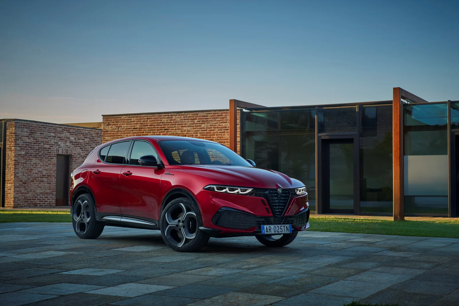 Alfa Romeo Tonale's Award-Winning Design Explained - The Avondhu Newspaper